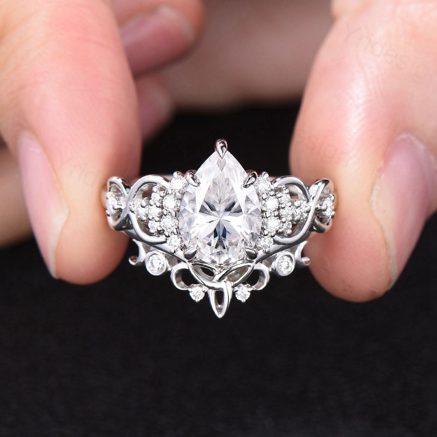 The Complete Guide To Show You How To Wear A Wedding Ring Set – PENFINE